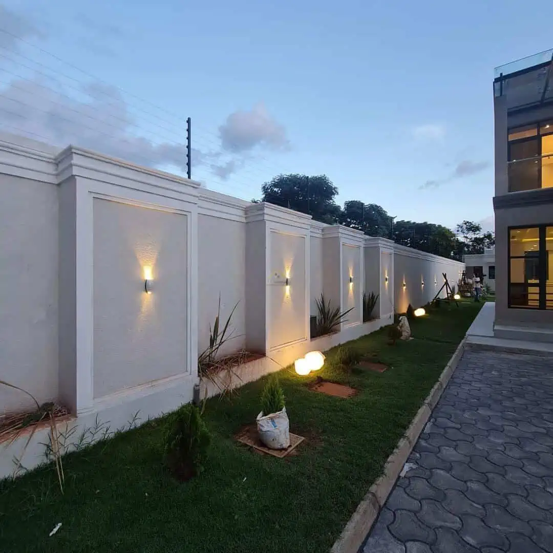 34 ideas de iluminación exterior para el frente de la casa (2024 ...